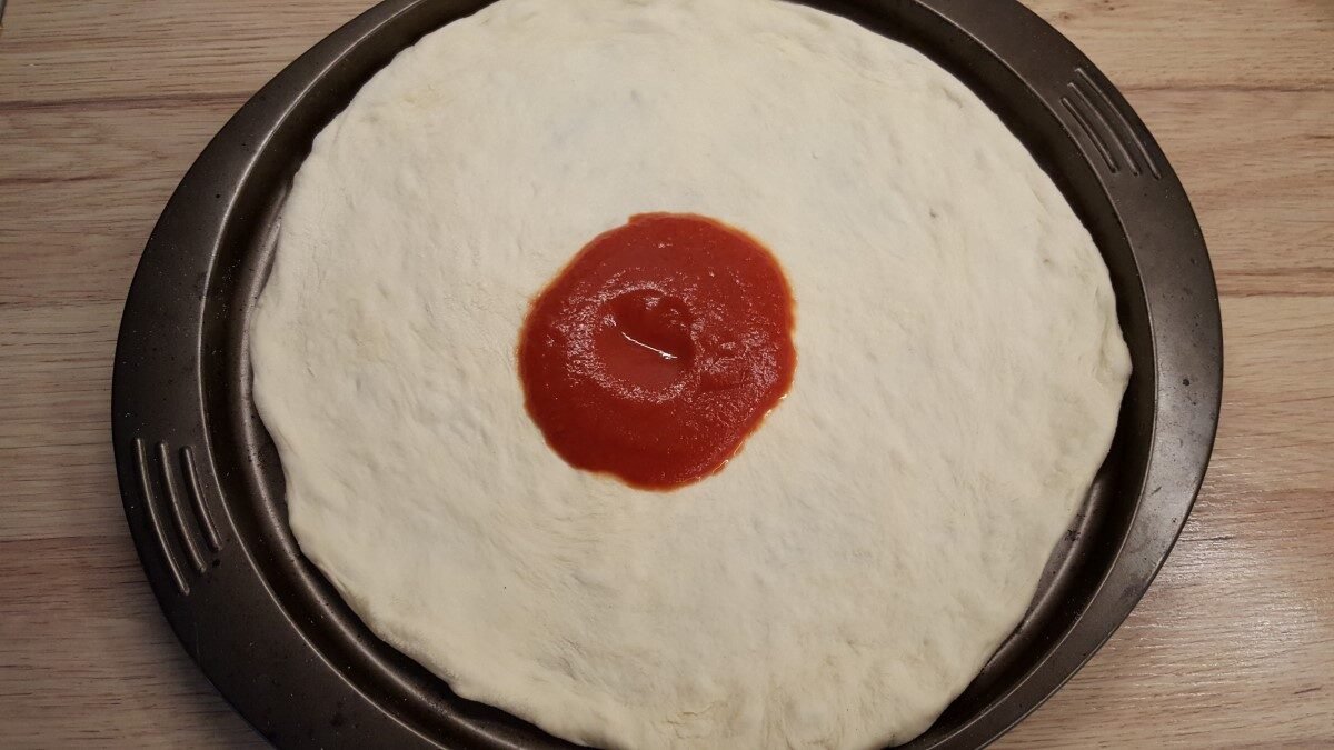 How To Make Homemade Pizza - Love To Eat Italian